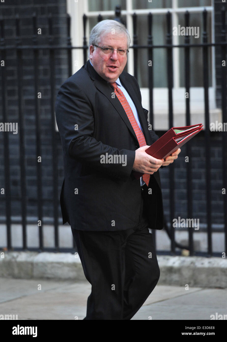 Ministers and MPs arrive at 10 Downing Street for a Cabinet meeting ...