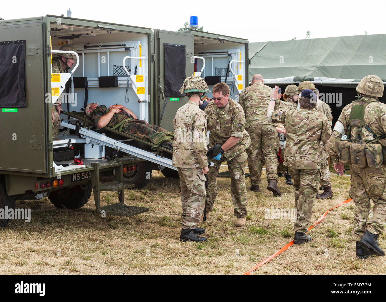 Field hospital hi-res stock photography and images - Alamy