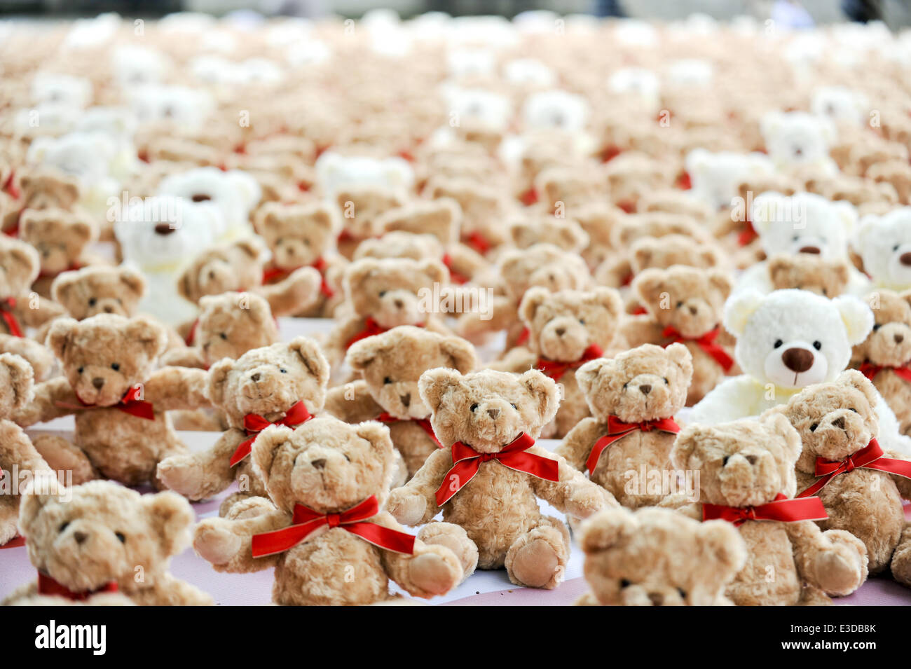 Over 3,400 teddy bears laid next to Tower Bridge to launch a campaign ...
