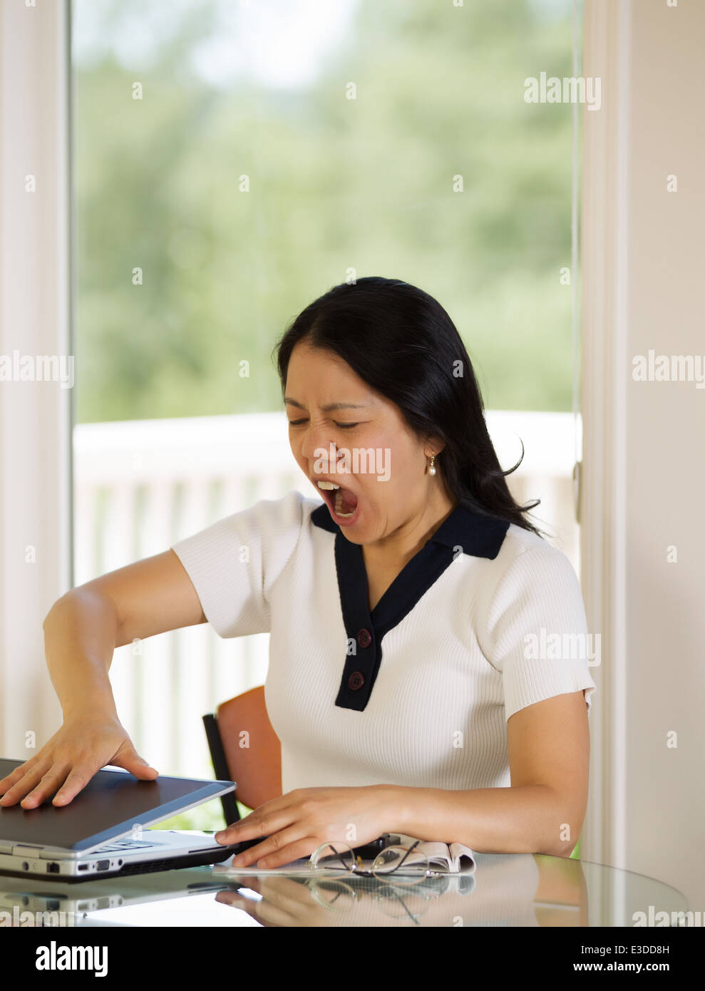 Woman computer rage hi-res stock photography and images - Alamy