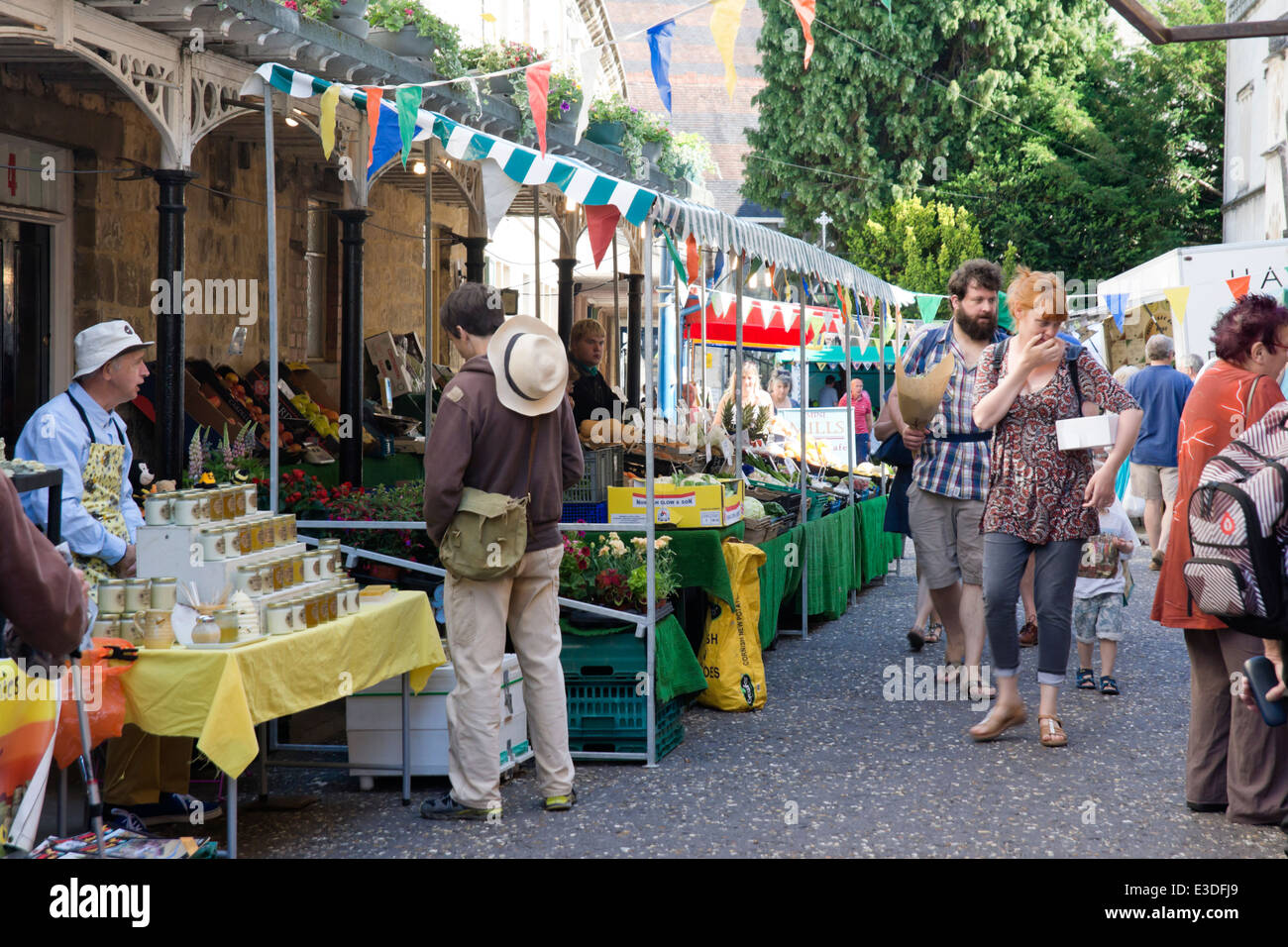 Stroud a small town in Gloucestershire in the south of the Cotswolds ...
