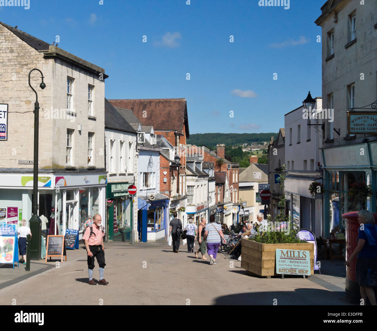 Stroud a small town in Gloucestershire in the south of the Cotswolds ...