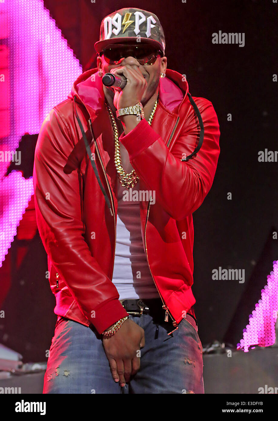 Nelly Performing at Liverpool Echo Arena for Radio 1 Xtra Featuring ...