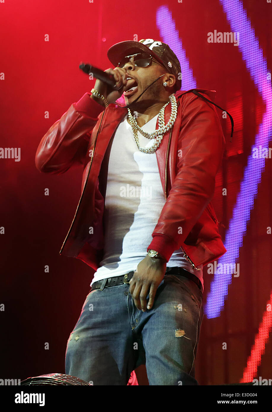 Nelly Performing at Liverpool Echo Arena for Radio 1 Xtra Featuring ...
