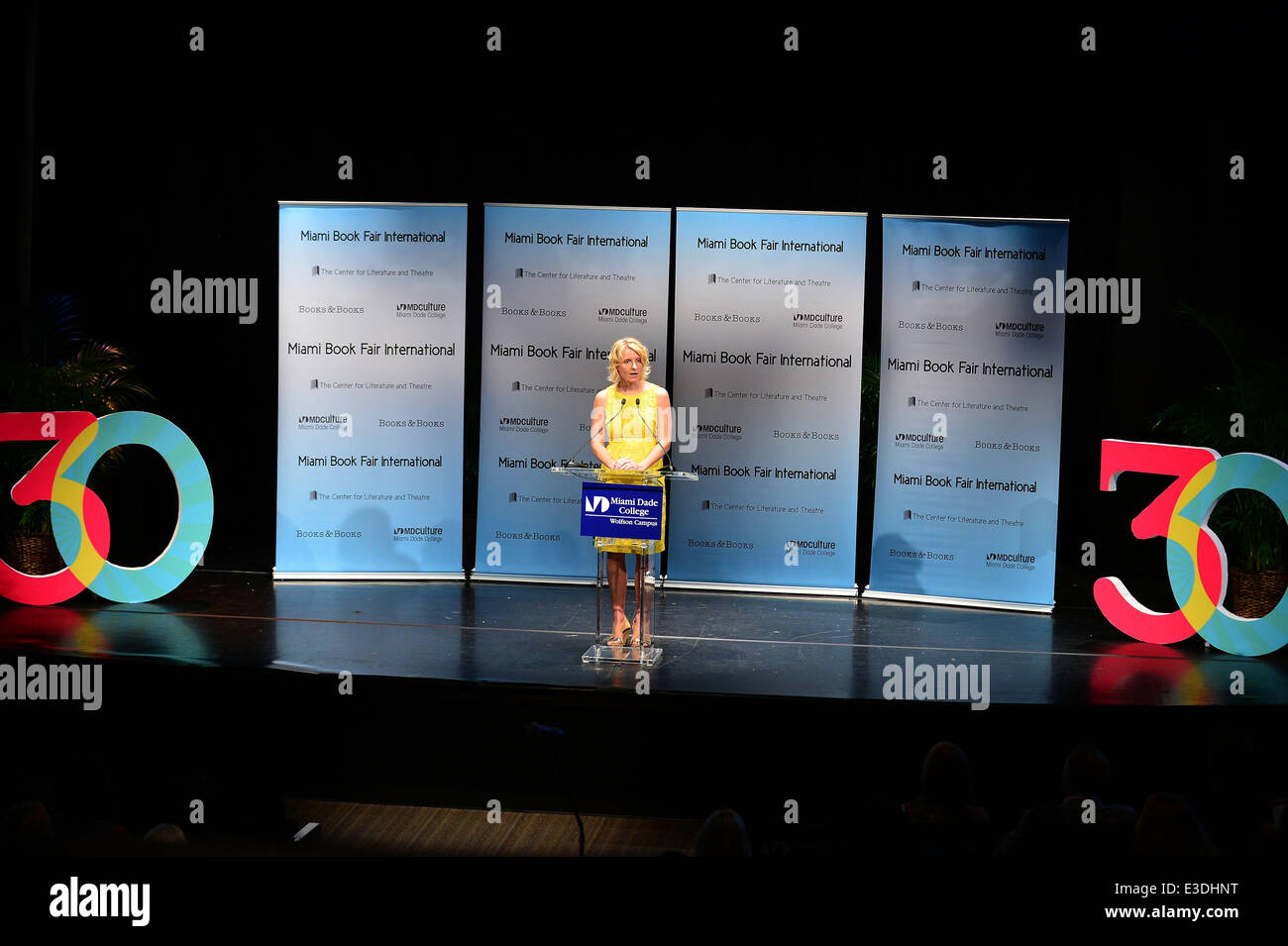 Signature copies hi-res stock photography and images - Alamy