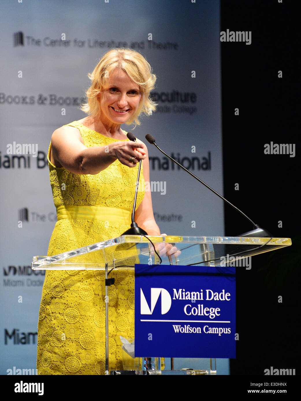 Elizabeth gilbert author hi-res stock photography and images - Alamy