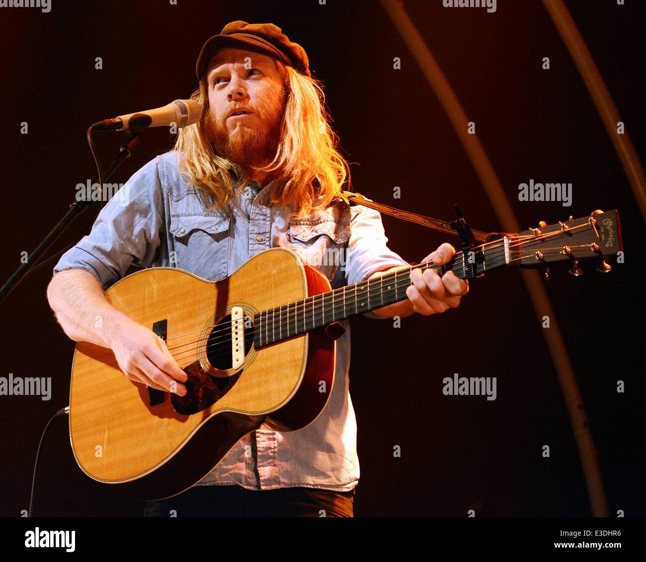 Passenger aka Mike Rosenberg performs at Vicar Street supported by Stu ...