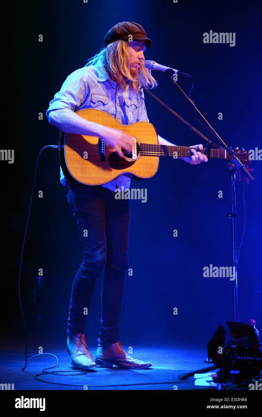 Passenger aka Mike Rosenberg performs at Vicar Street supported by Stu ...