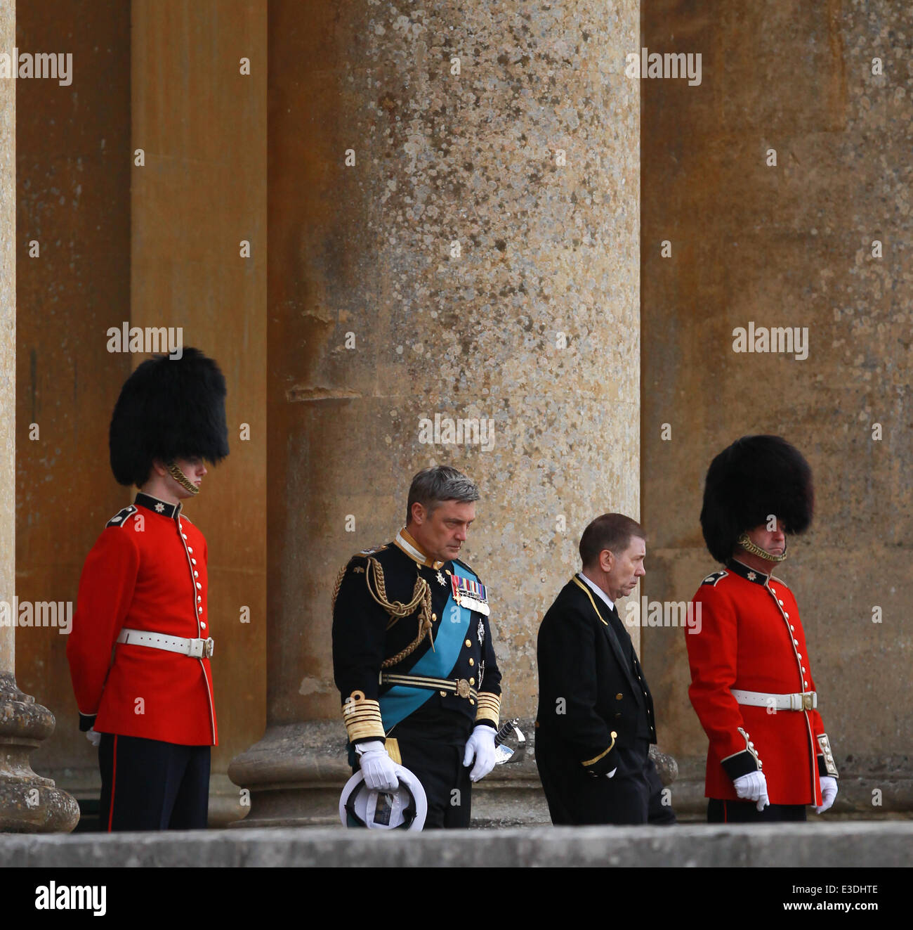 Elizabeth Hurley films a scene for the pilot show of US drama series ...