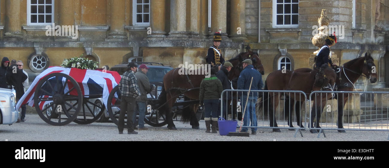 Elizabeth Hurley films a scene for the pilot show of US drama series ...