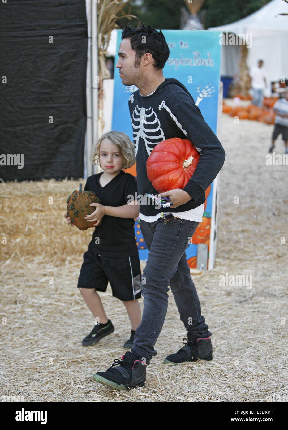 Pete Wentz took his son Bronx to Mr. Bones Pumpkin Patch ready for ...