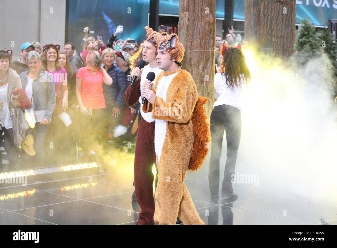 NBC Toyota Concert Series Presents Ylvis What does The Fox Say ...