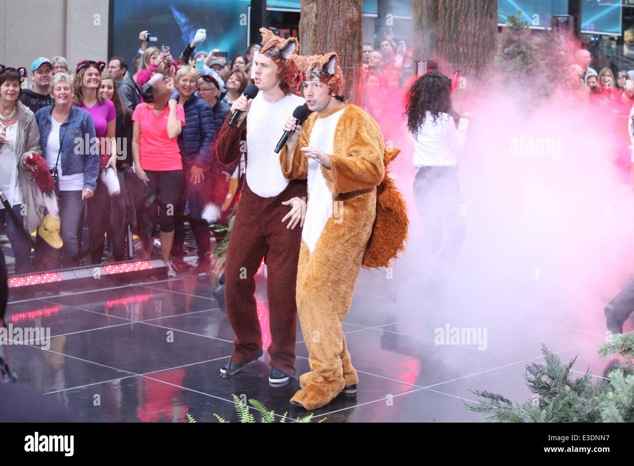 NBC Toyota Concert Series Presents Ylvis What does The Fox Say ...