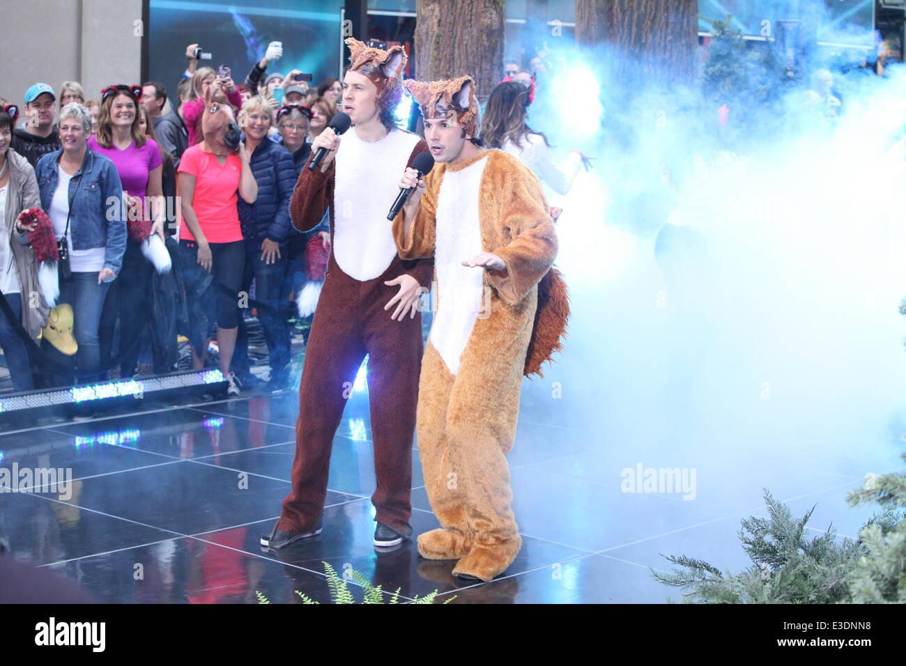 NBC Toyota Concert Series Presents Ylvis What does The Fox Say ...
