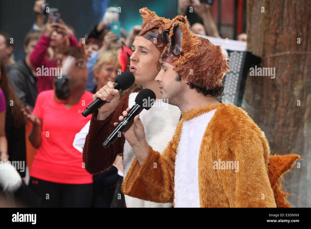 NBC Toyota Concert Series Presents Ylvis What does The Fox Say ...