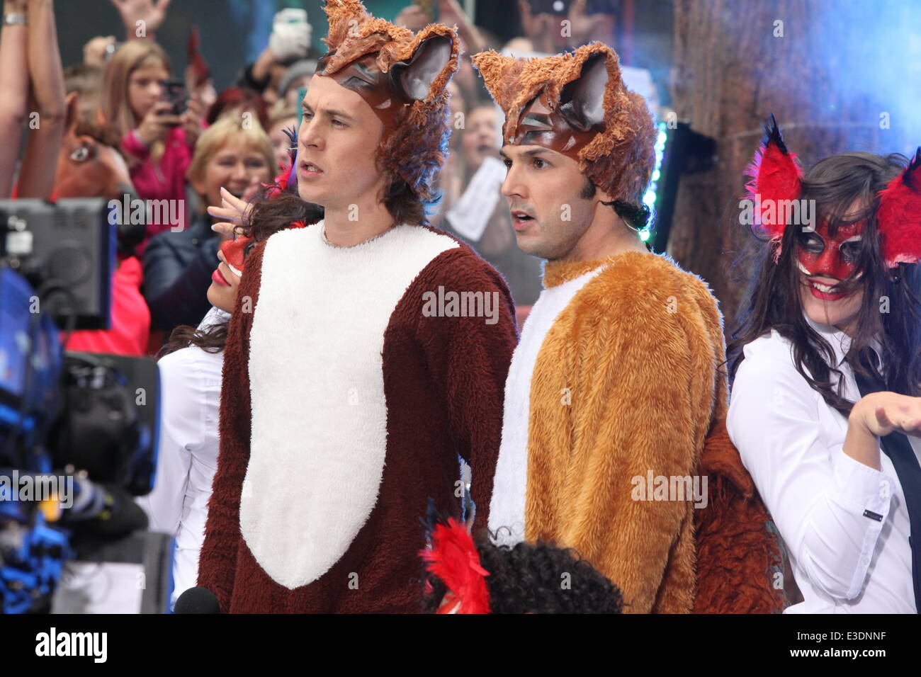 NBC Toyota Concert Series Presents Ylvis What does The Fox Say ...