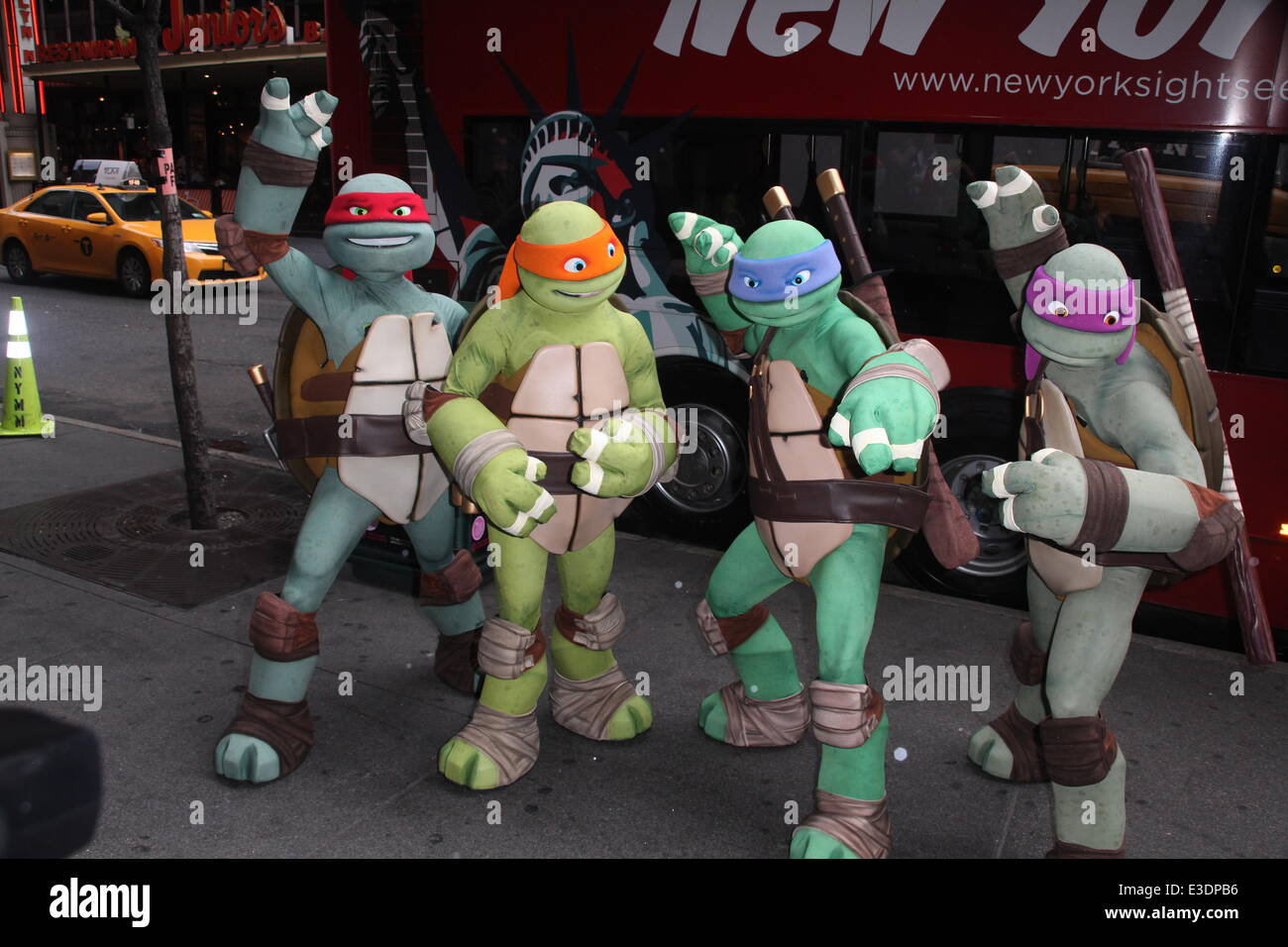 Nickelodeon's Teenage Mutant Ninji Turtles Will Tour on Gray Line New ...