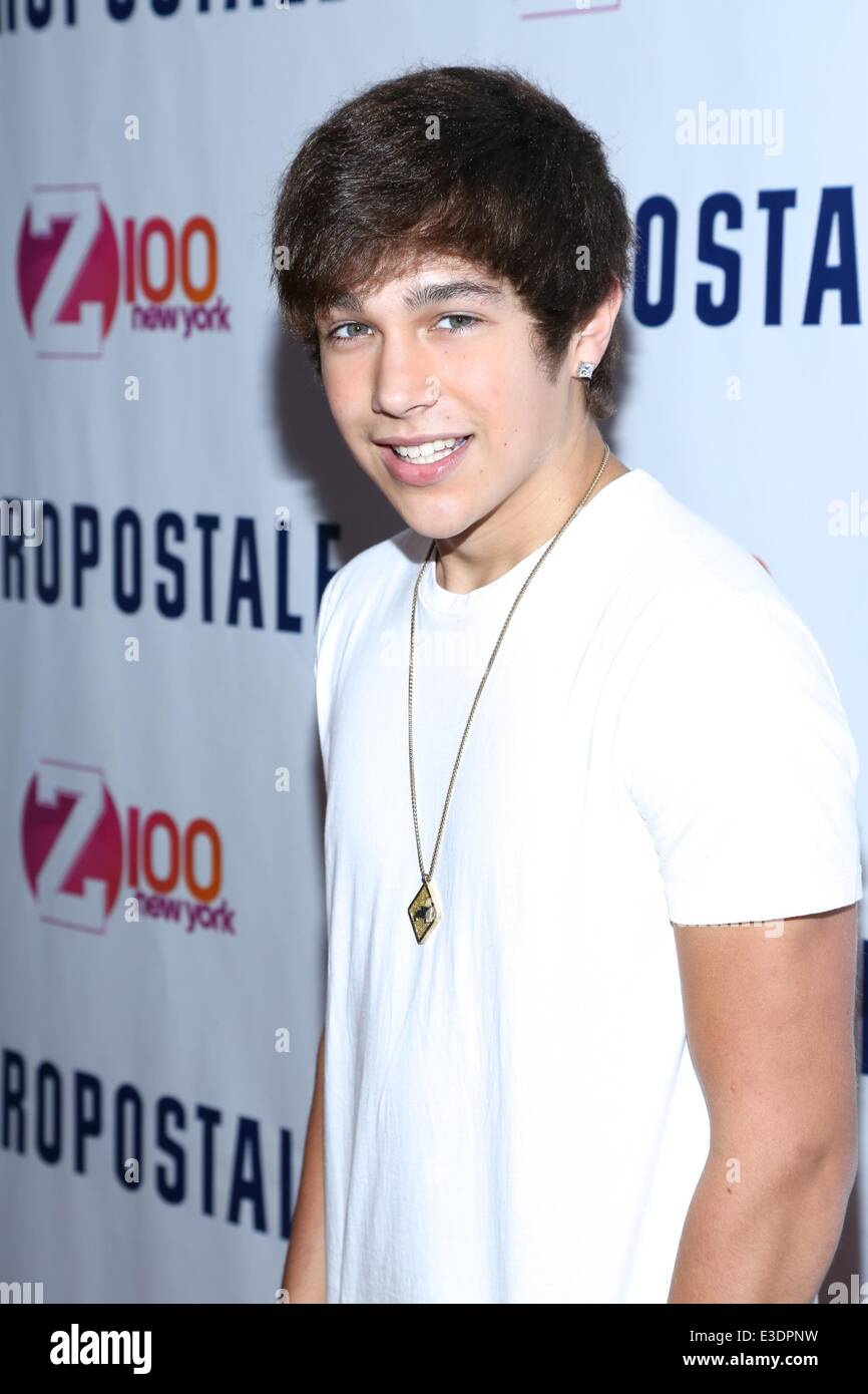 Z100 s Jingle Ball 2013 official kick off party held at Aeropostale ...