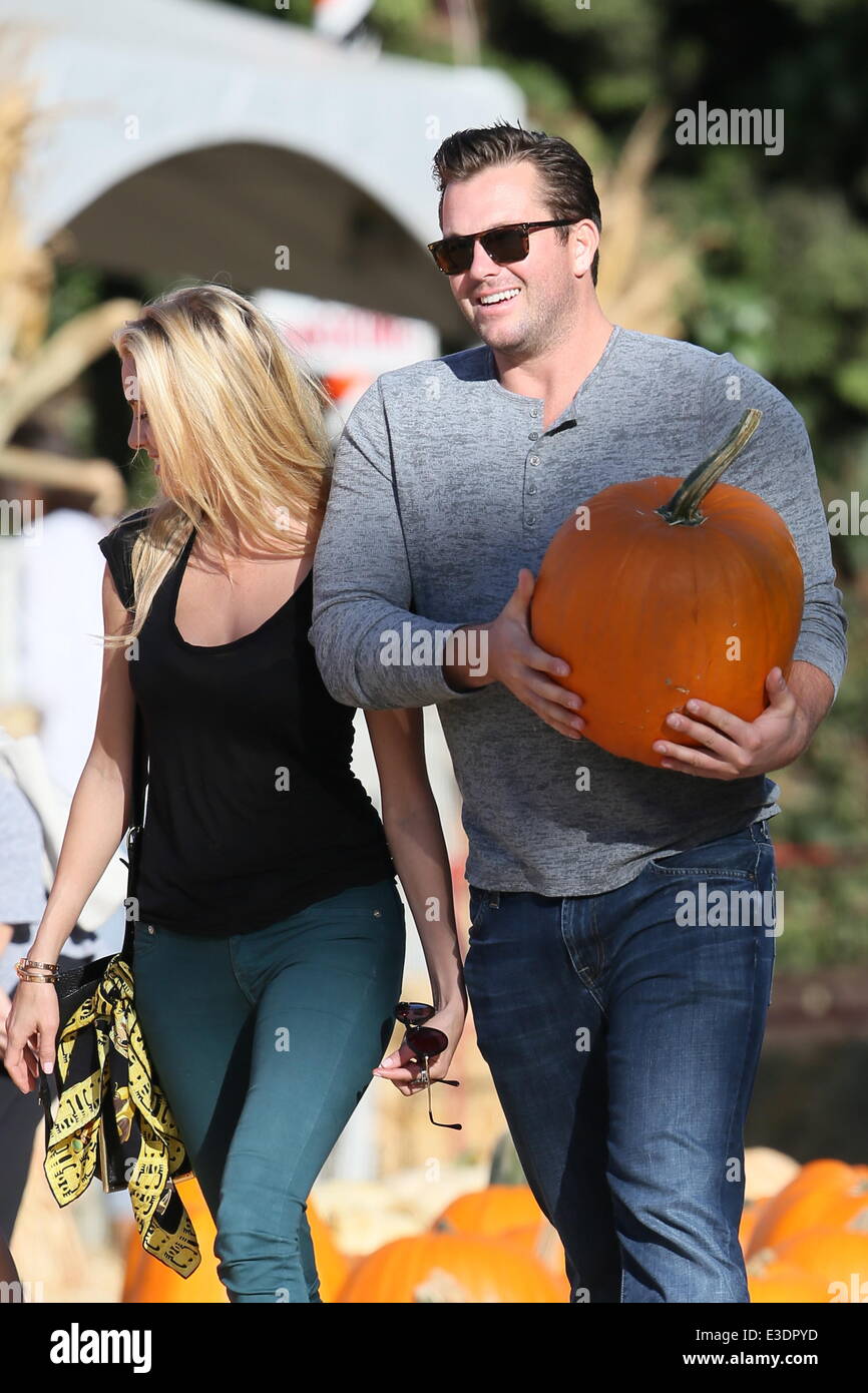 Doug Reinhardt takes his new girlfriend to Mr Bones Pumpkin Patch in ...