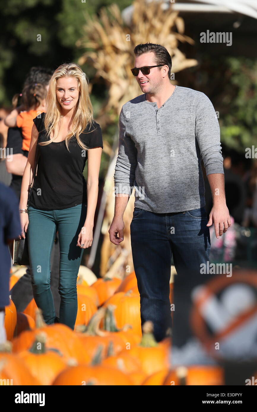 Doug Reinhardt takes his new girlfriend to Mr Bones Pumpkin Patch in ...