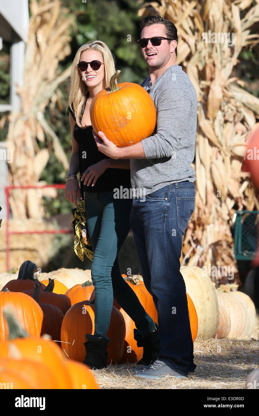 Doug Reinhardt takes his new girlfriend to Mr Bones Pumpkin Patch in ...