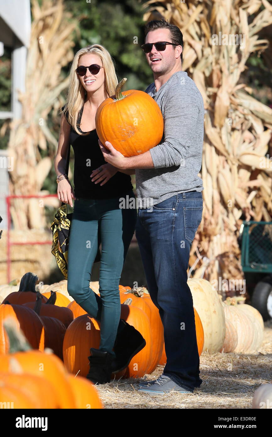 Doug Reinhardt takes his new girlfriend to Mr Bones Pumpkin Patch in ...