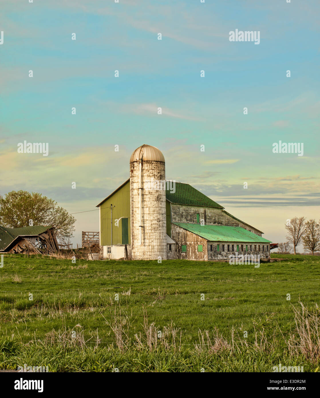 barn in spring Stock Photo - Alamy