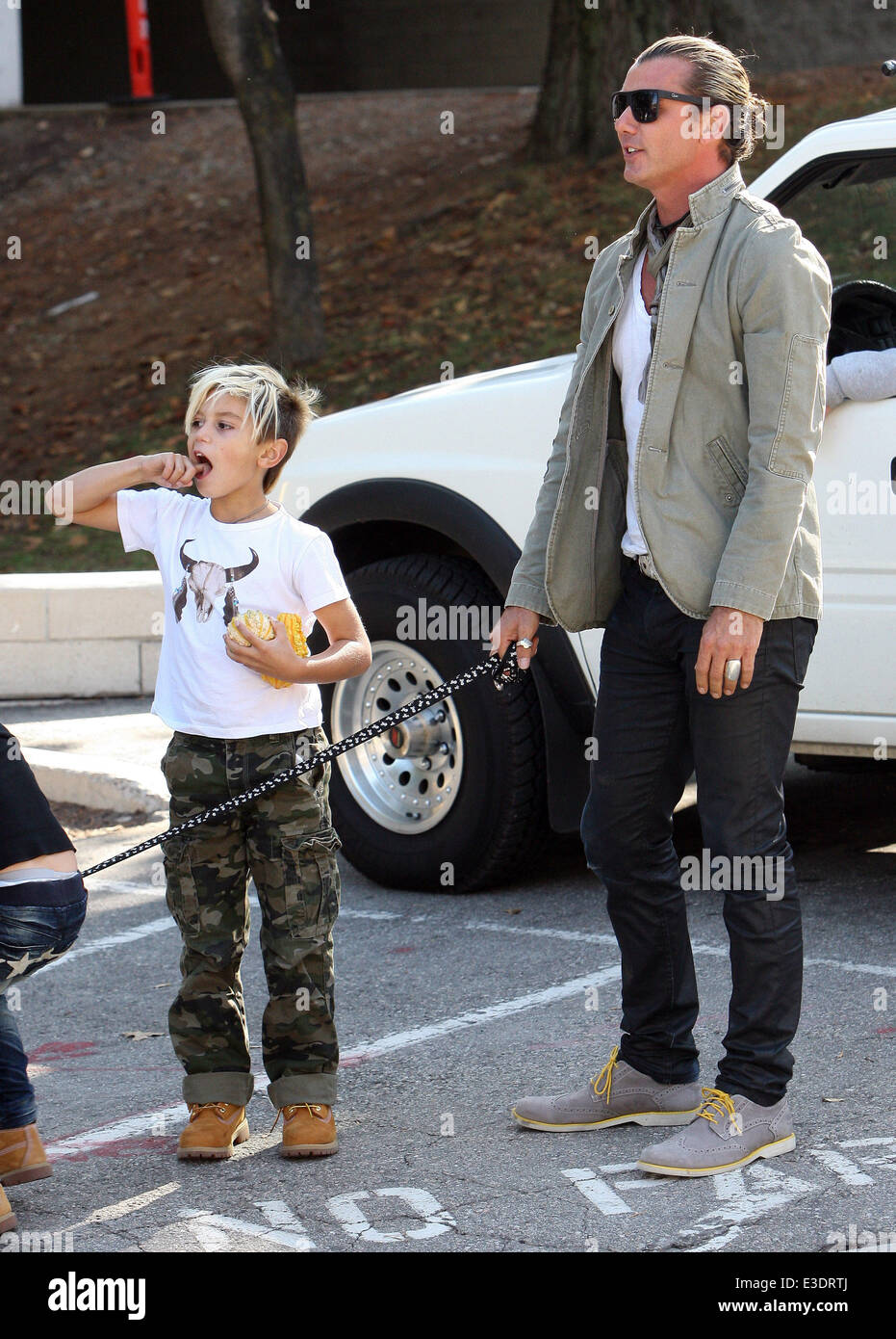 Gwen Stefani and Gavin Rossdale greet their sons Zuma and Kingston at ...