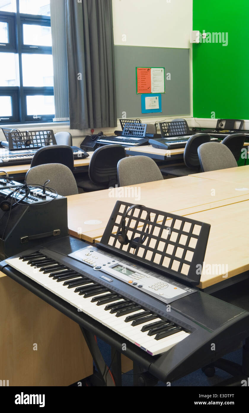 School music room instruments hi-res stock photography and images - Alamy