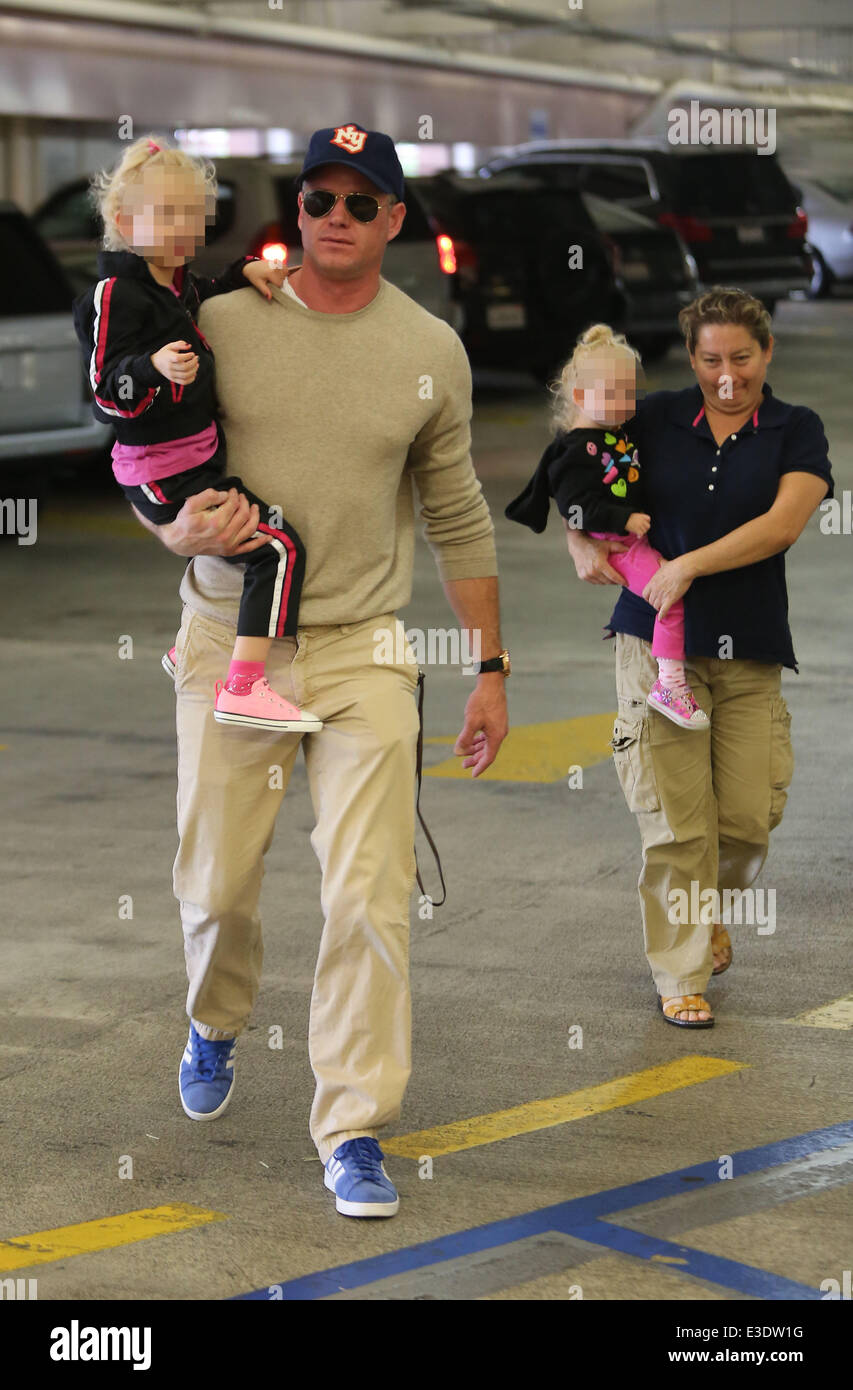 Eric Dane stops off at a gas station before shopping for groceries with ...