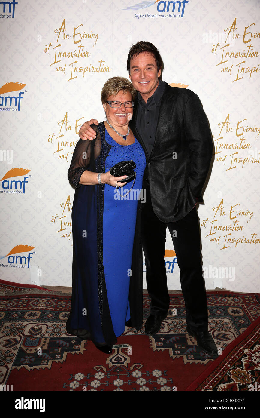 Celebrities attend 10th Annual Alfred Mann Foundation Gala at Robinsons ...