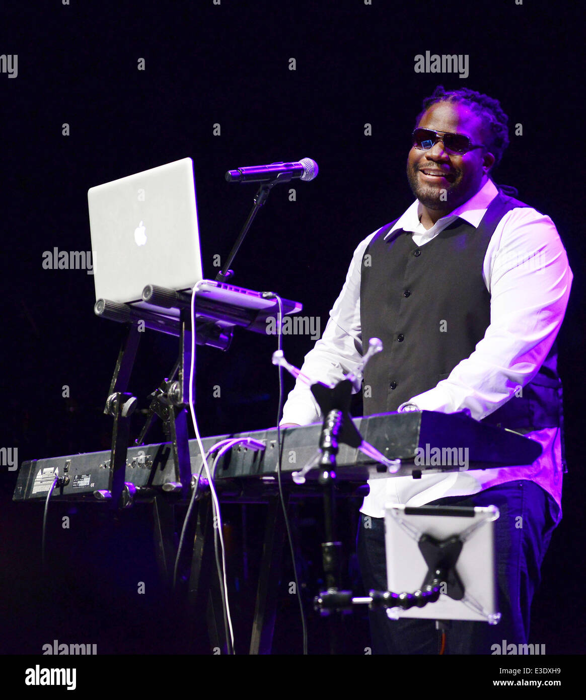 Gramps Morgan performs live as the opening act for India.Arie at The ...