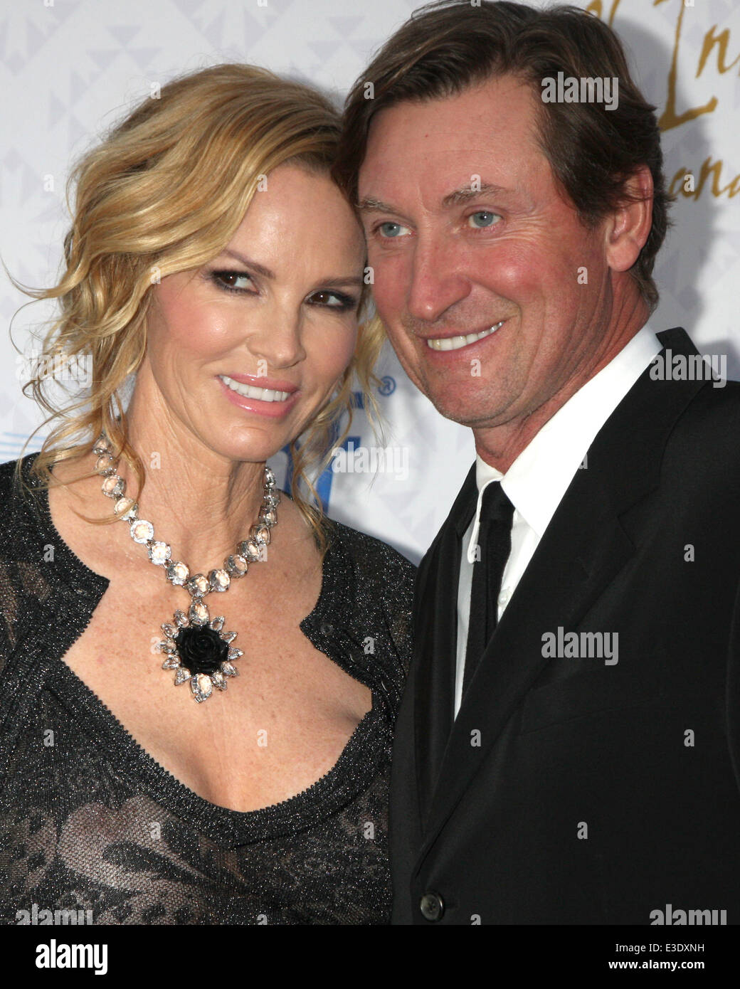 Wayne gretzky and janet jones hi-res stock photography and images - Alamy