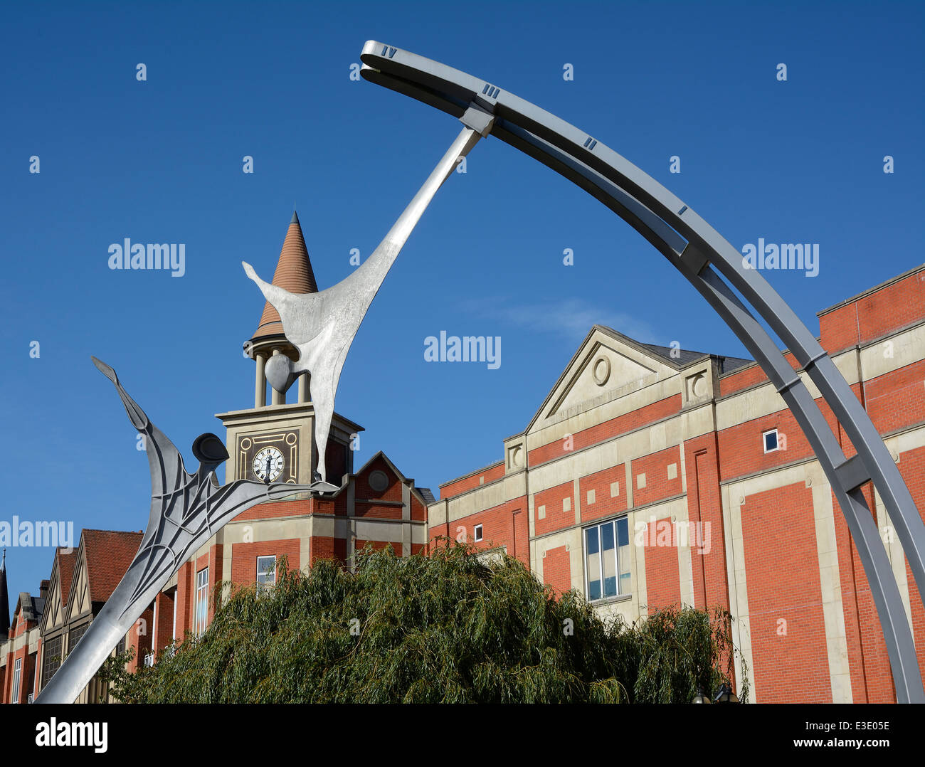 Art structures hi-res stock photography and images - Alamy