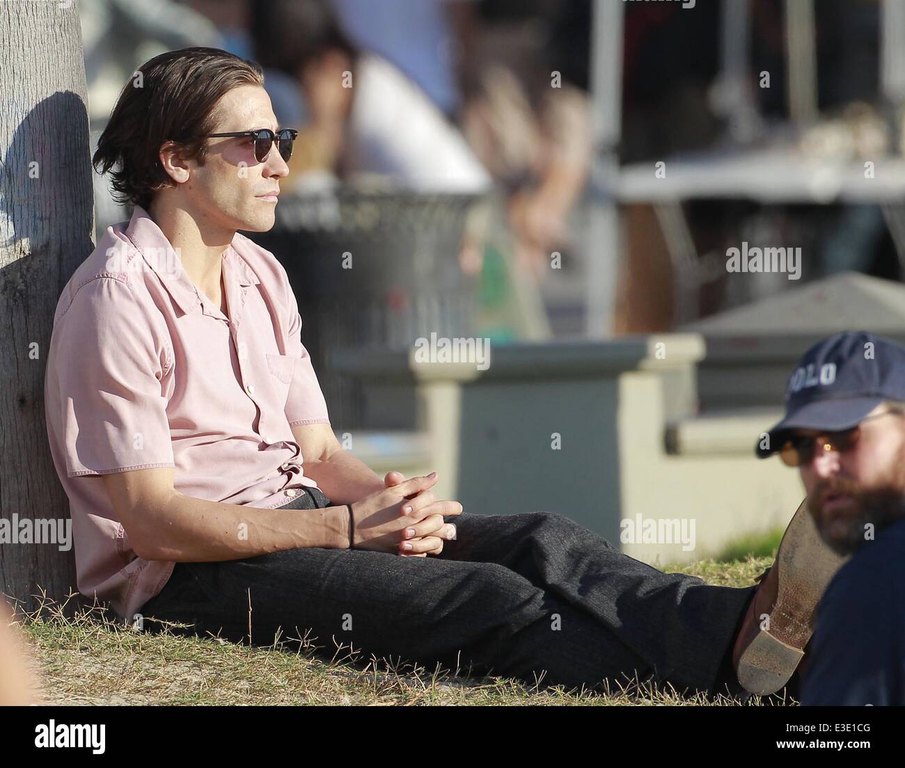 Jake Gyllenhaal looking slim as he filmed a scene on Venice Beach for ...