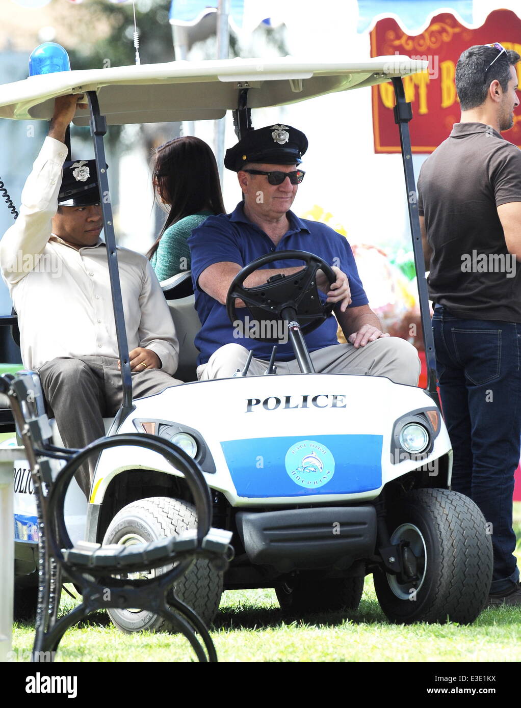 Actor ed oneill arresting ariel hi-res stock photography and images - Alamy
