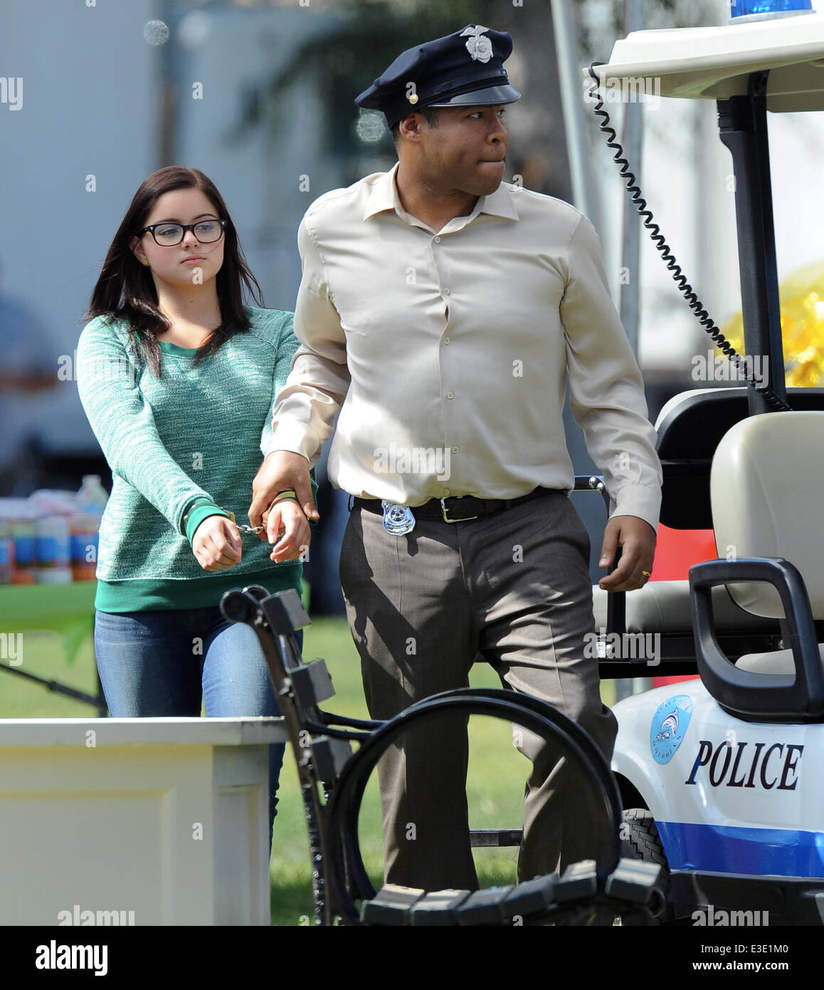 Actor ed oneill arresting ariel hi-res stock photography and images - Alamy