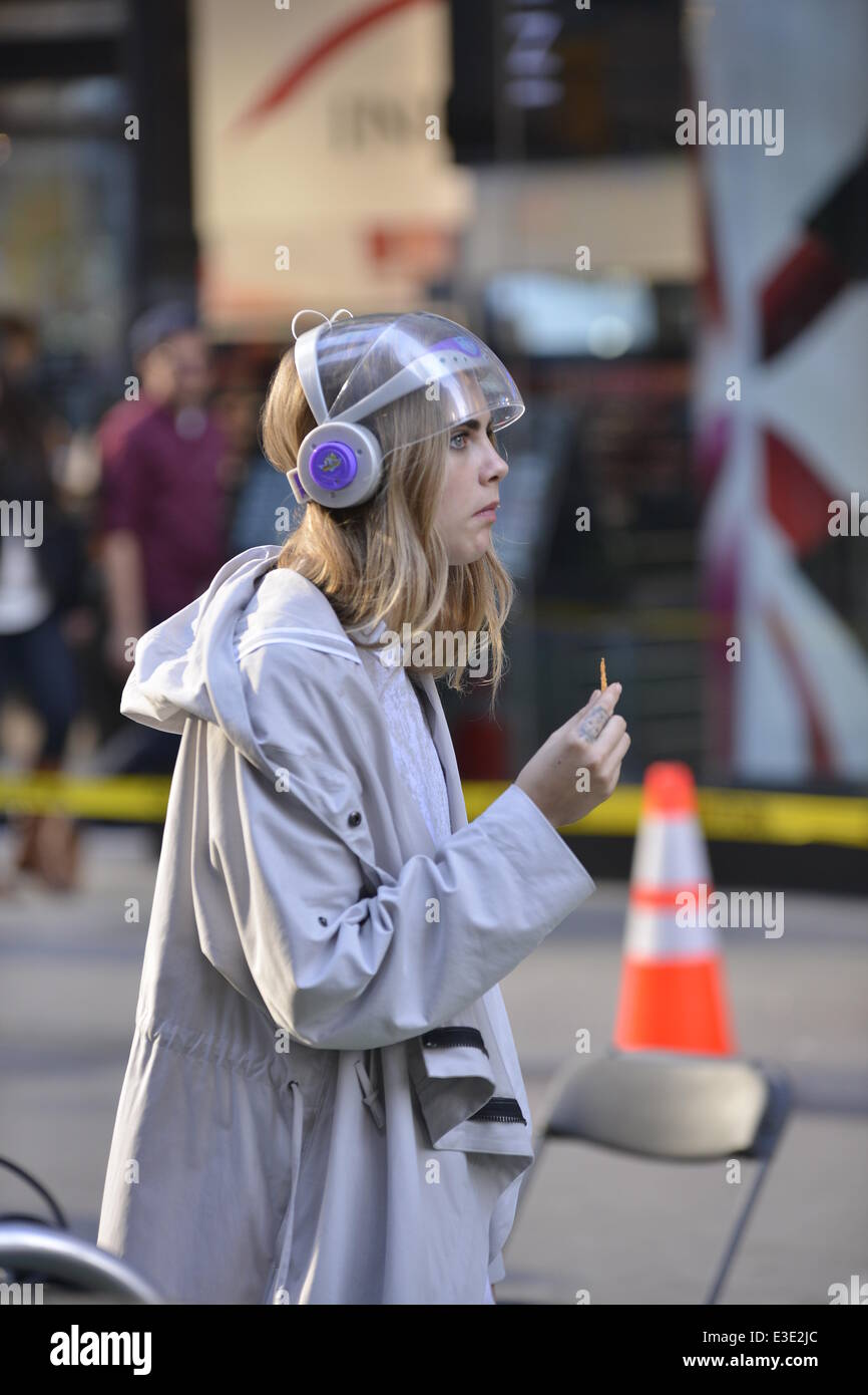 Cara donna hi-res stock photography and images - Alamy