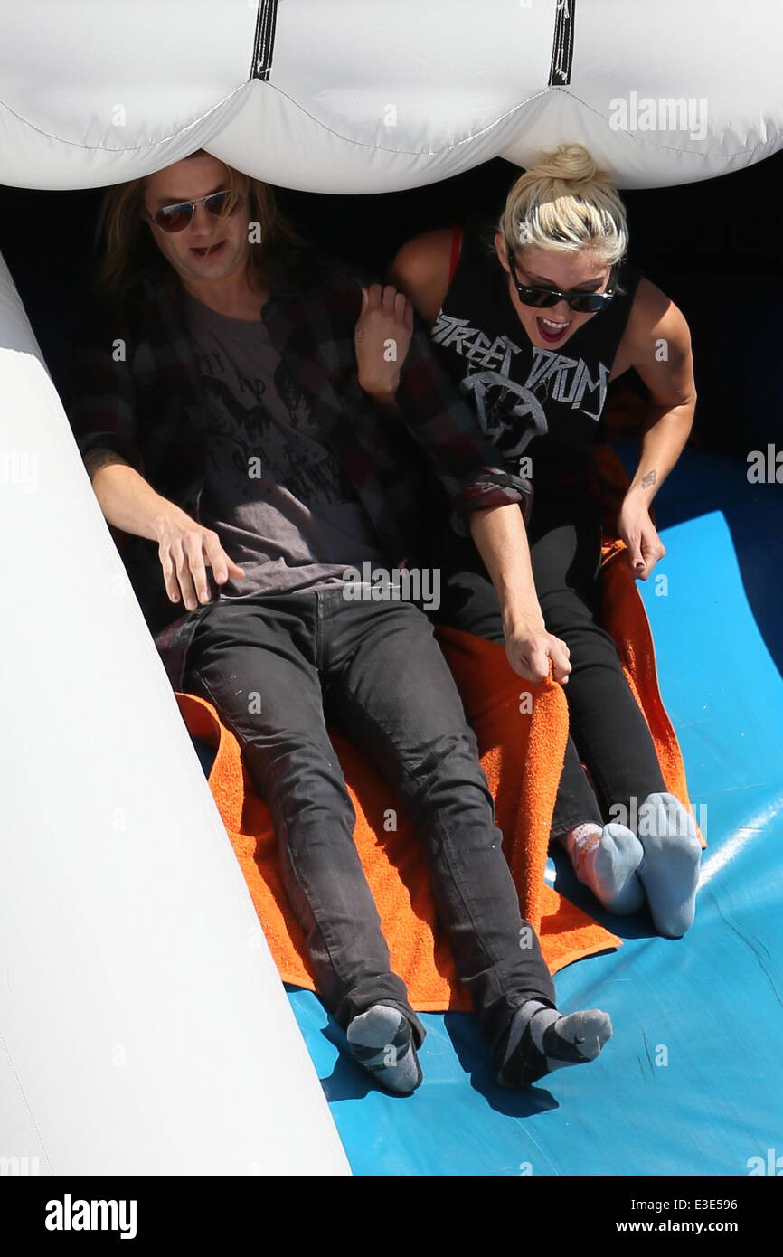 Caroline D'Amore and husband Bobby Alt seen choosing a pumpkin at Mr ...