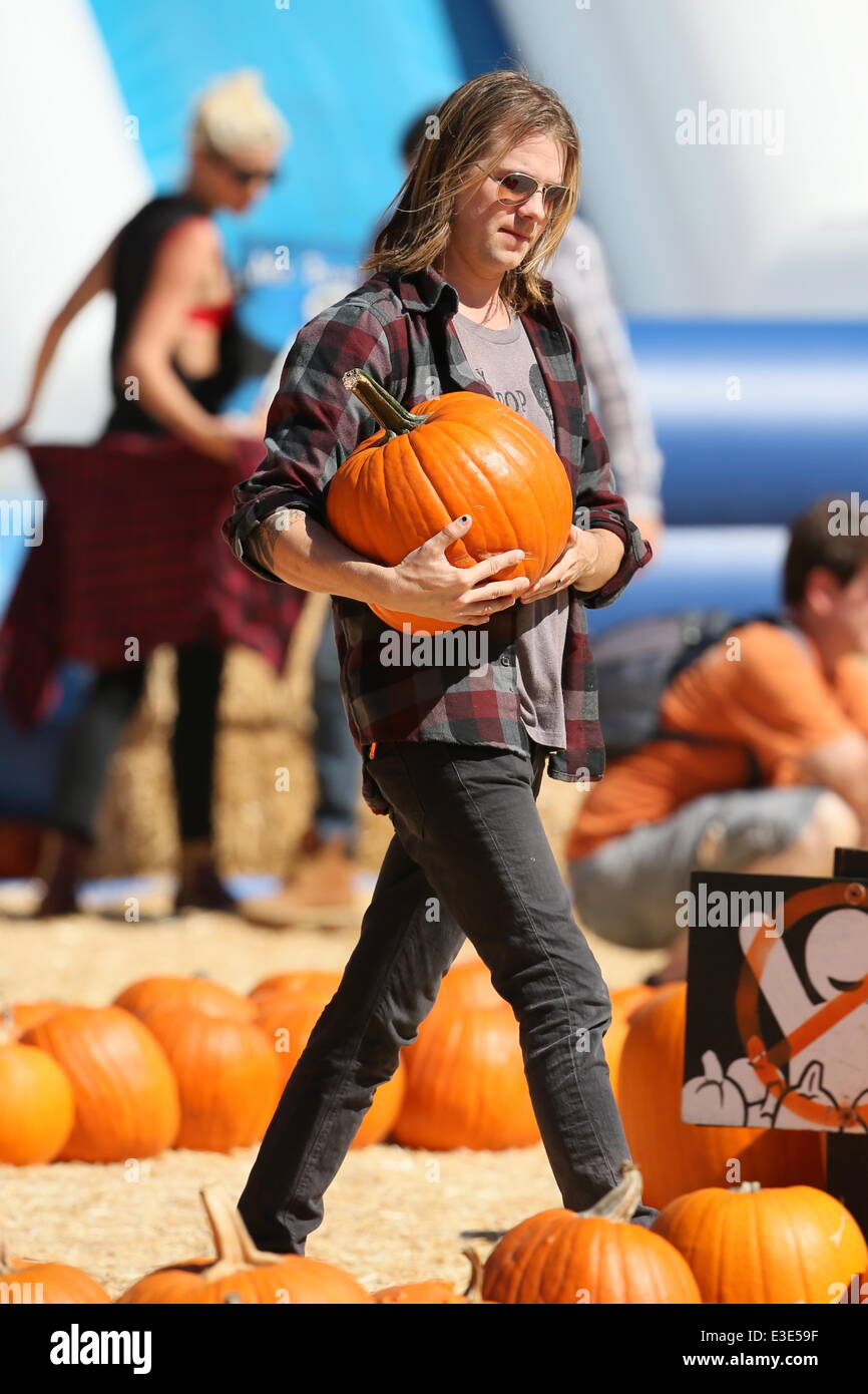 Caroline D'Amore and husband Bobby Alt seen choosing a pumpkin at Mr ...