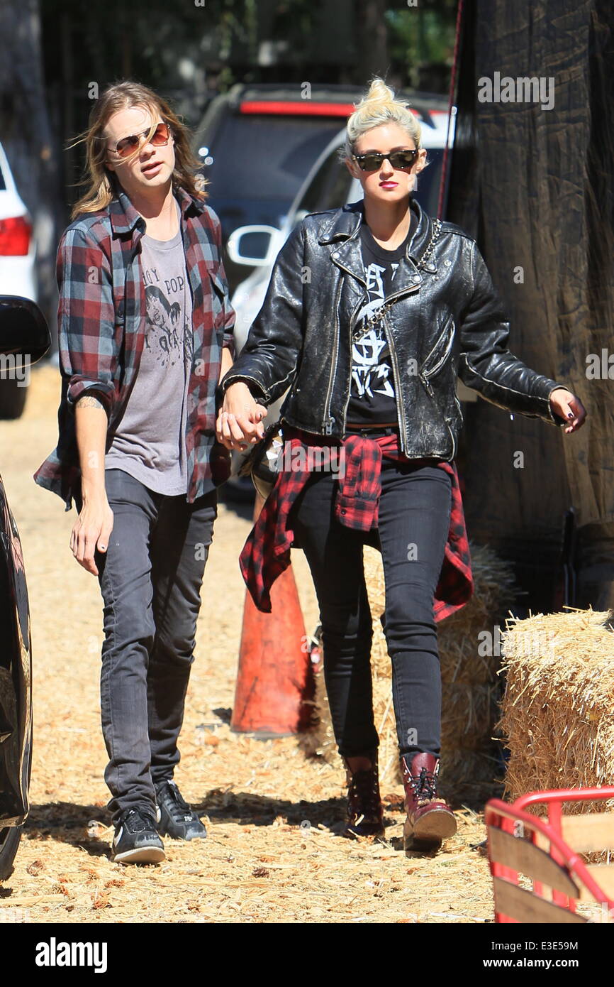 Caroline D'Amore and husband Bobby Alt seen choosing a pumpkin at Mr ...