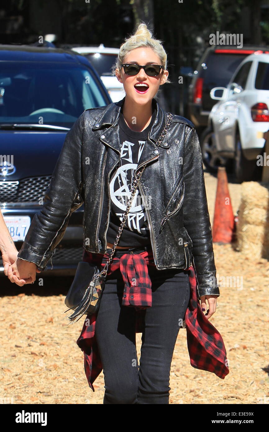 Caroline D'Amore and husband Bobby Alt seen choosing a pumpkin at Mr ...