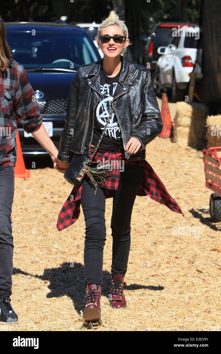 Caroline D'Amore and husband Bobby Alt seen choosing a pumpkin at Mr ...