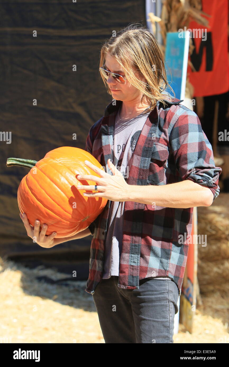 Caroline D'Amore and husband Bobby Alt seen choosing a pumpkin at Mr ...