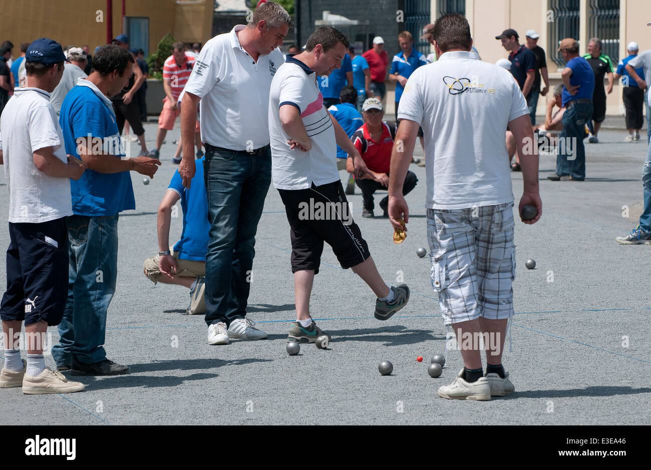 Male boules petanque players villedieu hi-res stock photography and ...