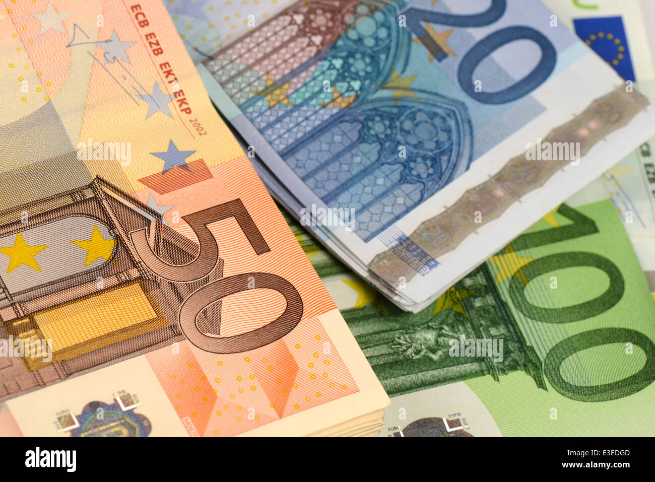 Cheap money hi-res stock photography and images - Alamy