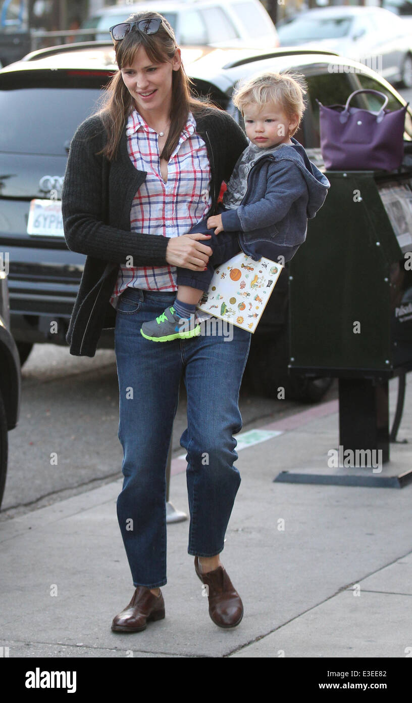 Jennifer Garner and her son Samuel Garner Affleck leave Cafe Vida in ...