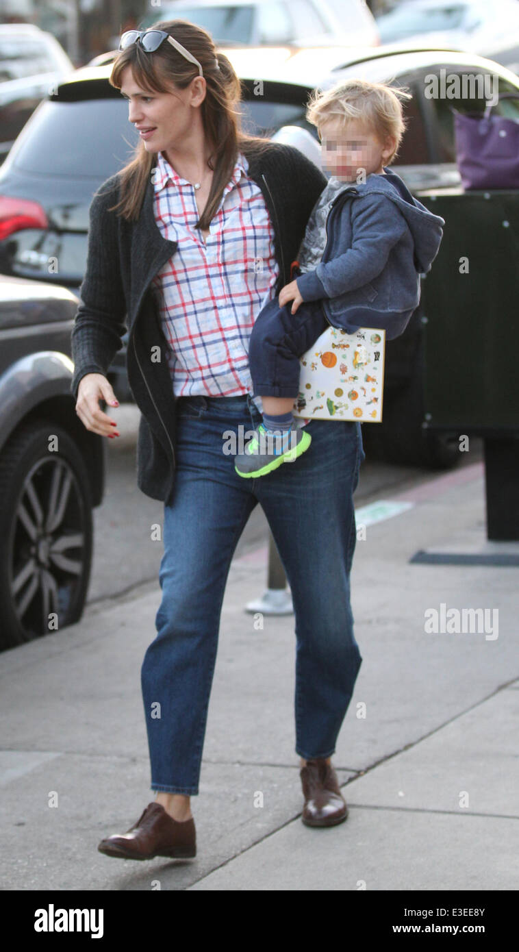 Jennifer Garner and her son Samuel Garner Affleck leave Cafe Vida in ...