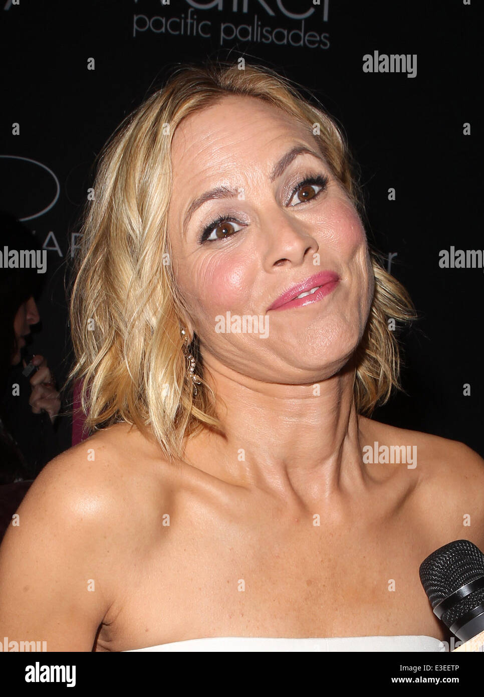 Elyse Walker Presents The Pink Party 2013 Hosted By Anne Hathaway Held ...