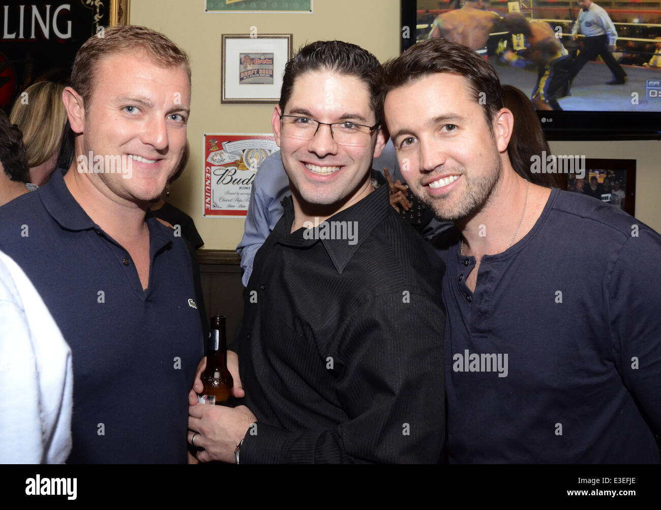 Rob McElhenney and Kaitlin Olson enjoy a night out with friends at Mac ...